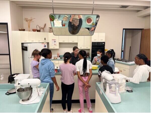 NIU program helps high schoolers explore food and nutrition science ...